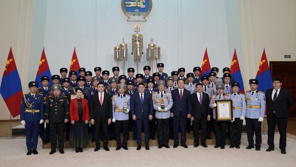 Засгийн газрын “Хүндэт өргөмжлөл” өөр шагналаа